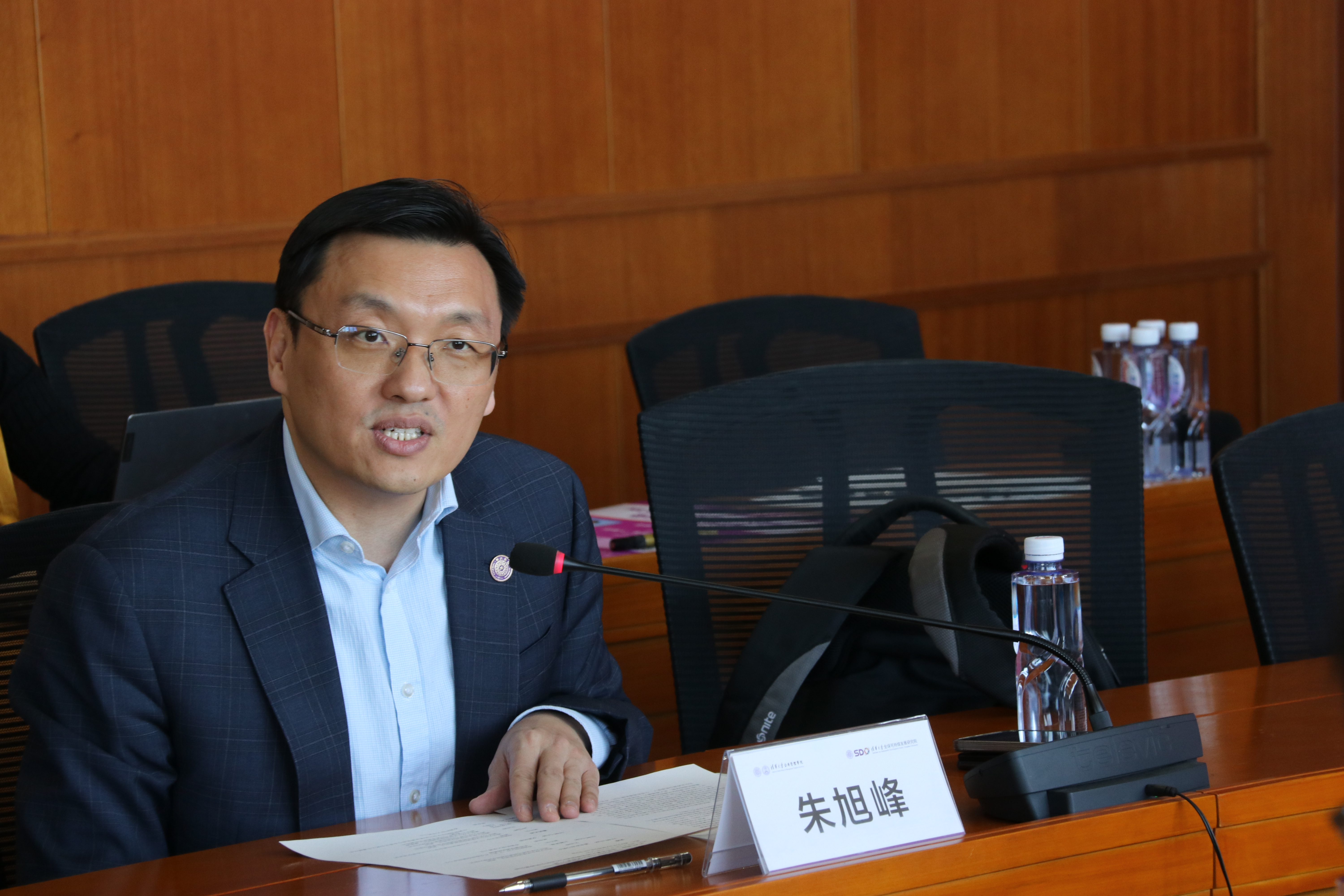 活动简讯丨公共管理学术前沿讲座第77期：MLAB模型：运用多重大语言模型进行经济和公共政策分析讲座成功举办-清华大学全球可持续发展研究院
